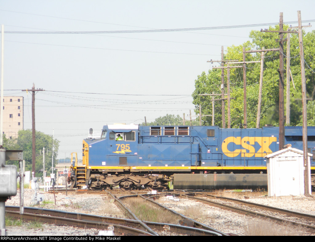 CSX 795